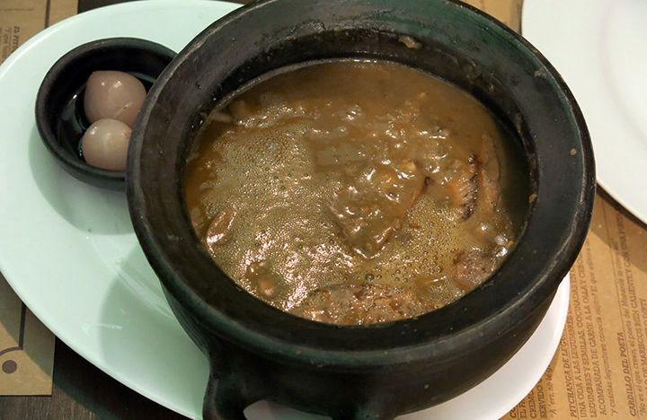 Crítica gastronómica: Cachencho, una sorpresa chilena en el Centro