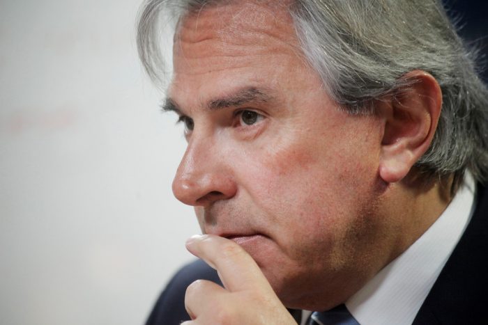 Moreira reconoce financiamiento irregular de su campaña y revienta ...