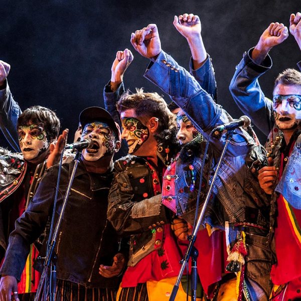 La murga uruguaya que llega a Chile para decir unas cuantas verdades