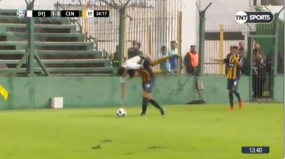 Alfonso Parot se llevó «a caballito» a un rival en Argentina y sacó ... Alfonso Parot se llevó «a caballito» a un rival en Argentina y sacó ...