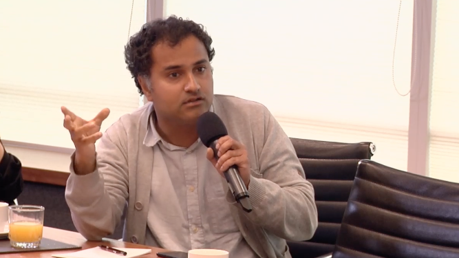 Diálogos de El Mostrador: Hassan Akram, «la paradoja acá es por qué ...