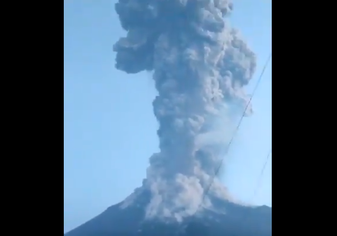 Se registra erupción del Volcán Merapi en Indonesia, uno de los más ...