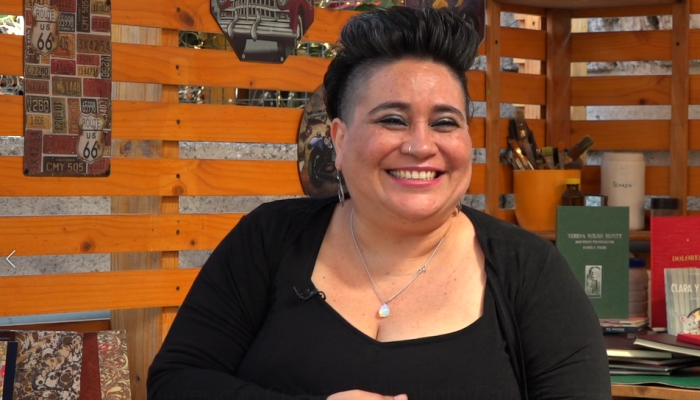 Mujeres con cuento: conoce a Elizabeth Gallegos, la poeta dedicada al ...