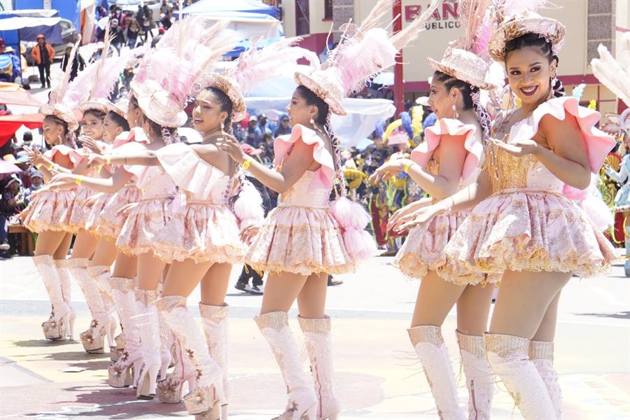 Bolivia vive la alegría, el brillo y la devoción del Carnaval de Oruro