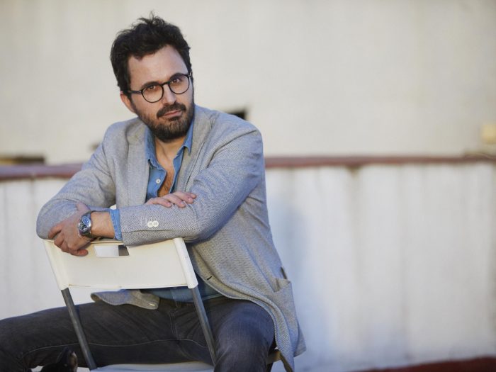 Mon Laferte vs. artistas visuales